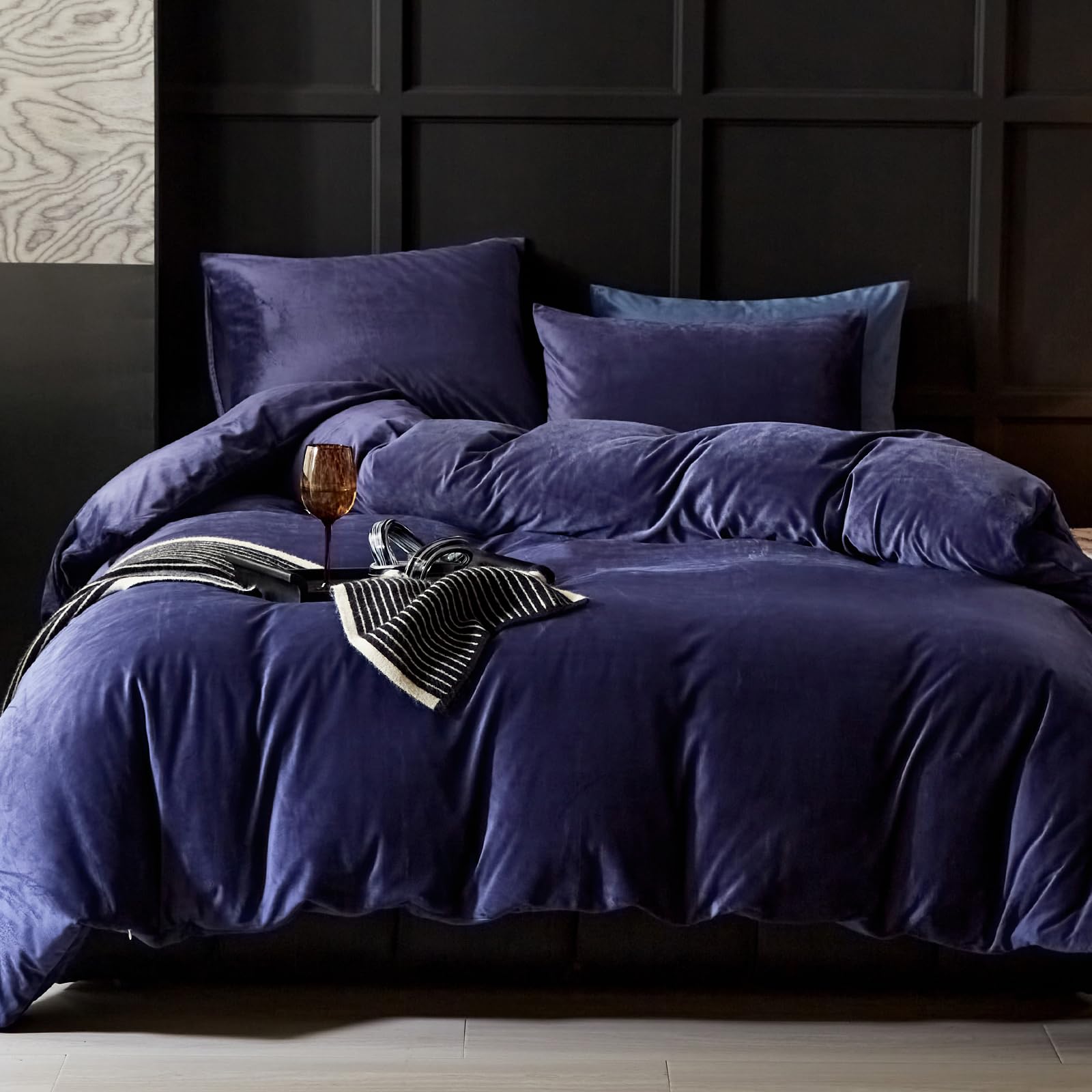 Amazon.com: WARMDERN Violet Velvet Duvet Cover Queen Size Flannel Duvet ...