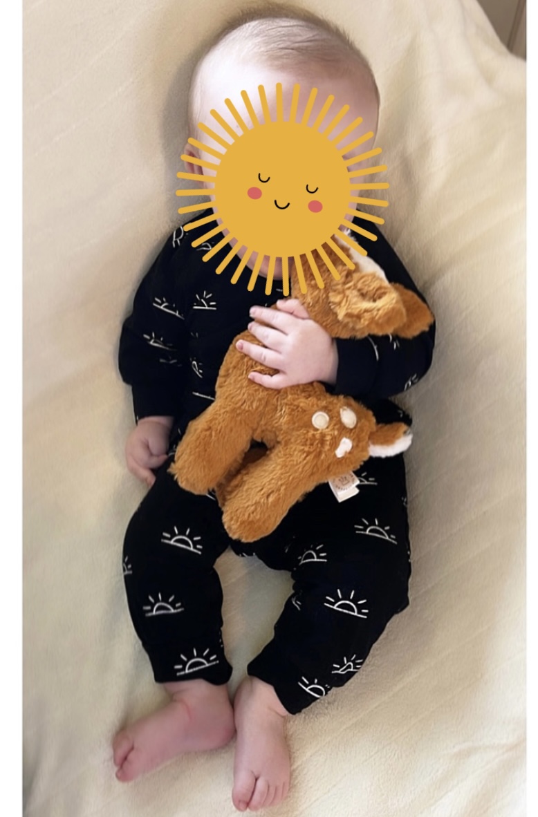Amazon.com: Manhattan Toy Little Voyagers Olive Giraffe 9.5" Stuffed Animal