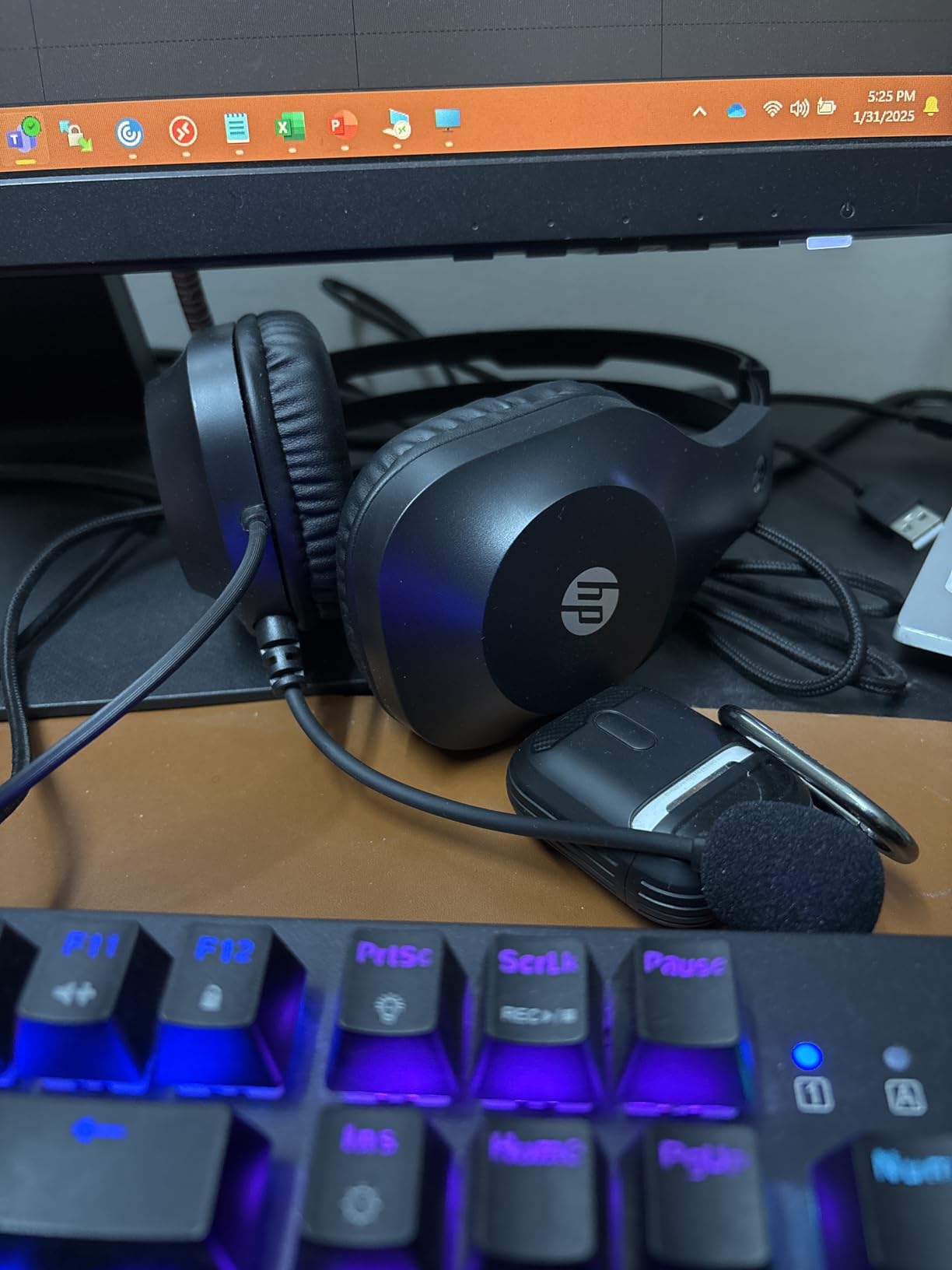 HP H120 Stereo USB On Ear Headset, Plug-and-Play USB-A, Built-in Noise ...