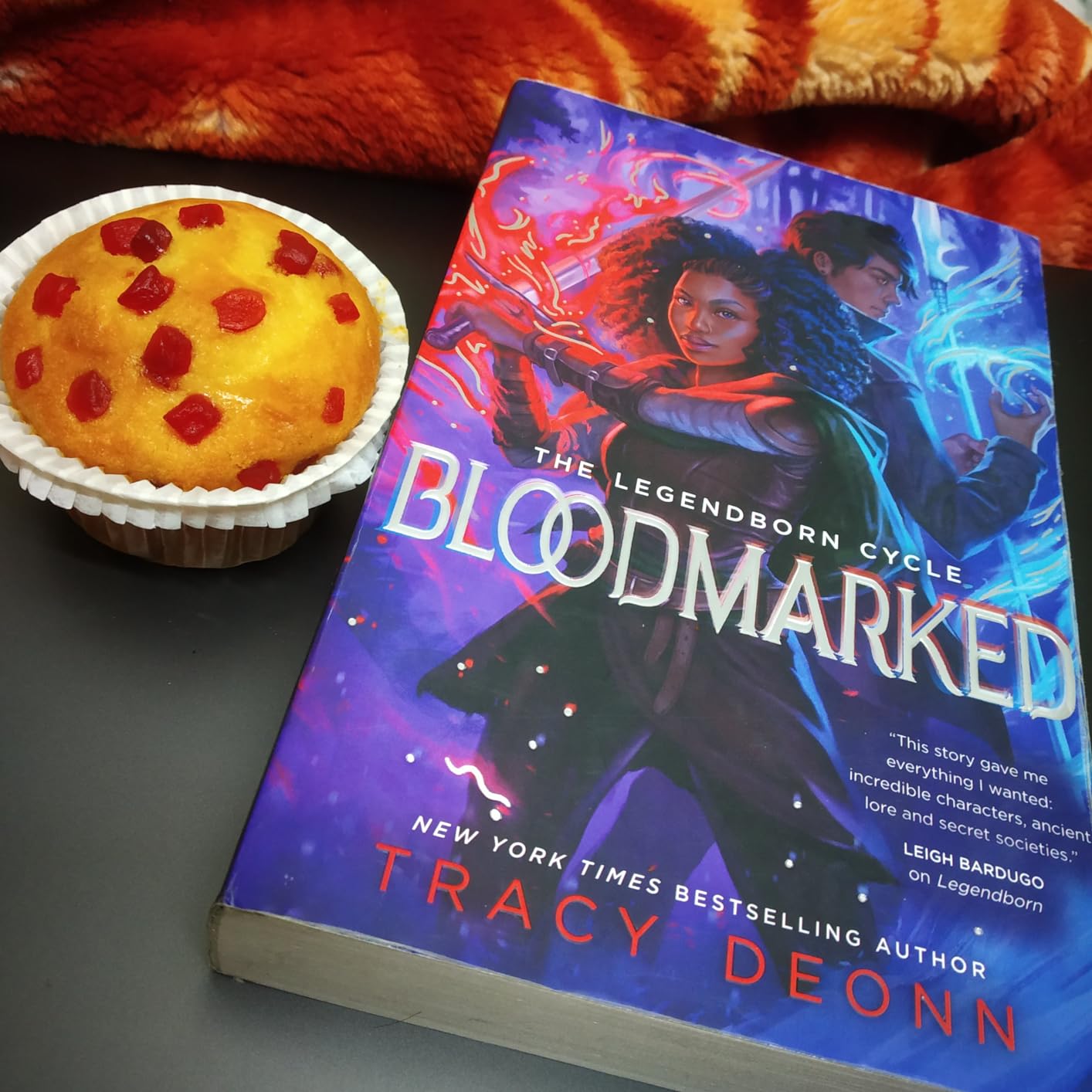 Bloodmarked (Volume 2) (The Legendborn Cycle) : Deonn, Tracy: Amazon.in ...