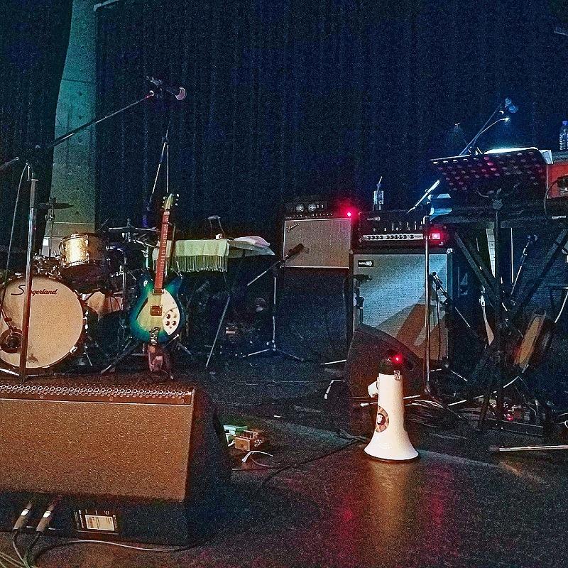 Amazon.co.jp: CRY [CD+MUSIC BOOK]: ミュージック