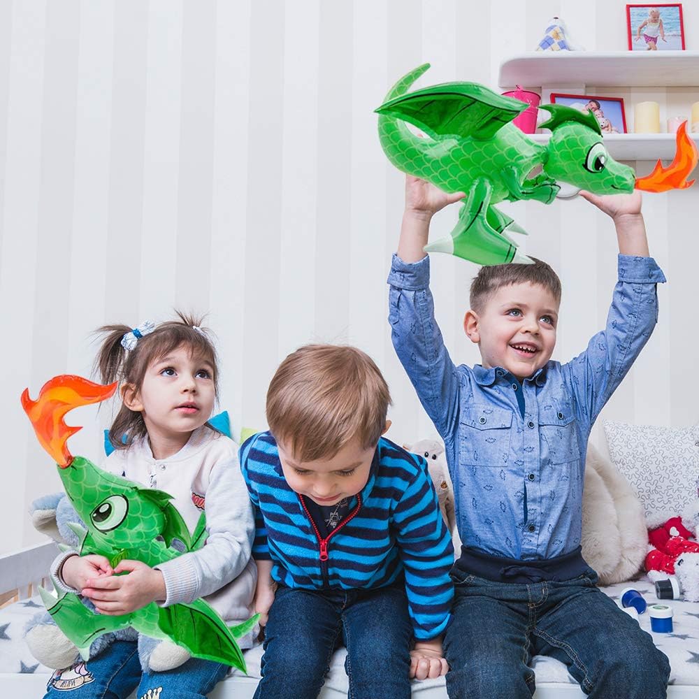 ArtCreativity El dragón independiente se infla con llamas rojas y ...