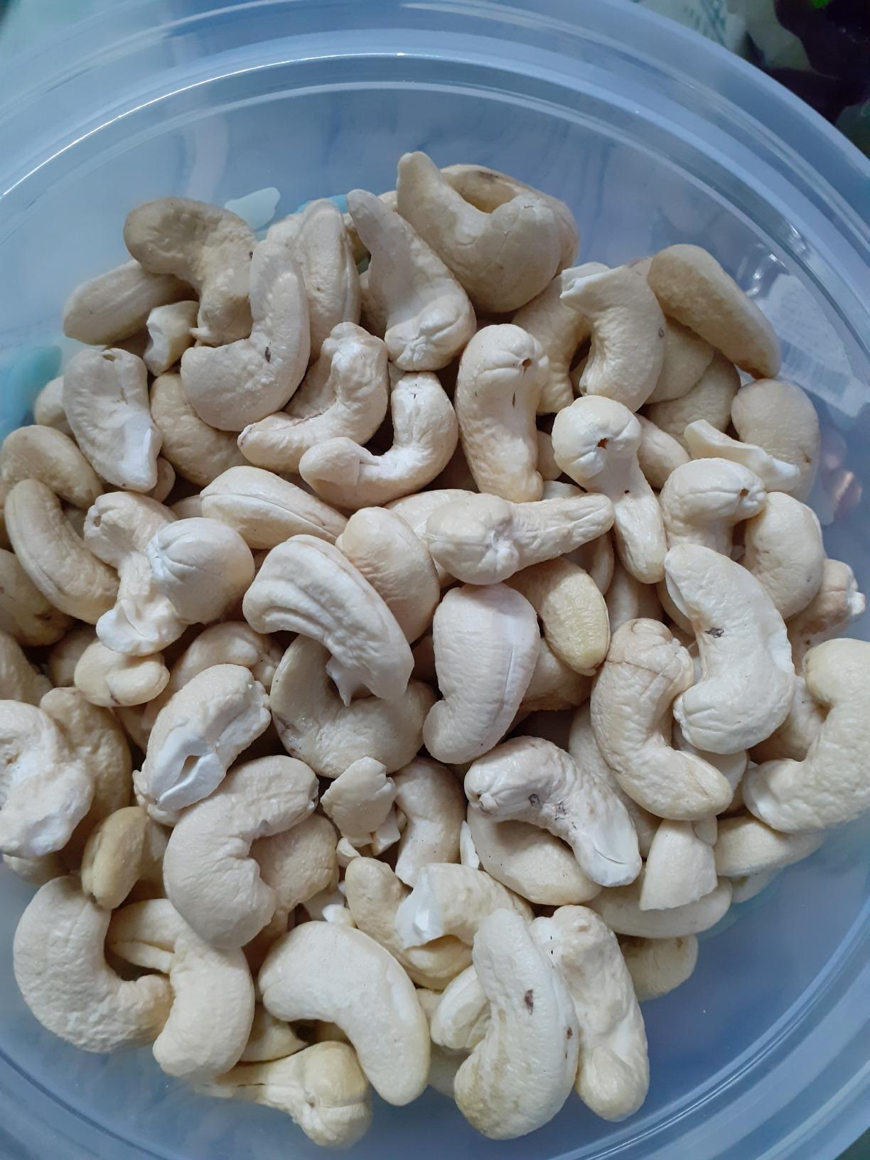 Shara's Cashew Nuts (Kaju) 1Kg (Pack of 4X250g Each) : Amazon.in ...