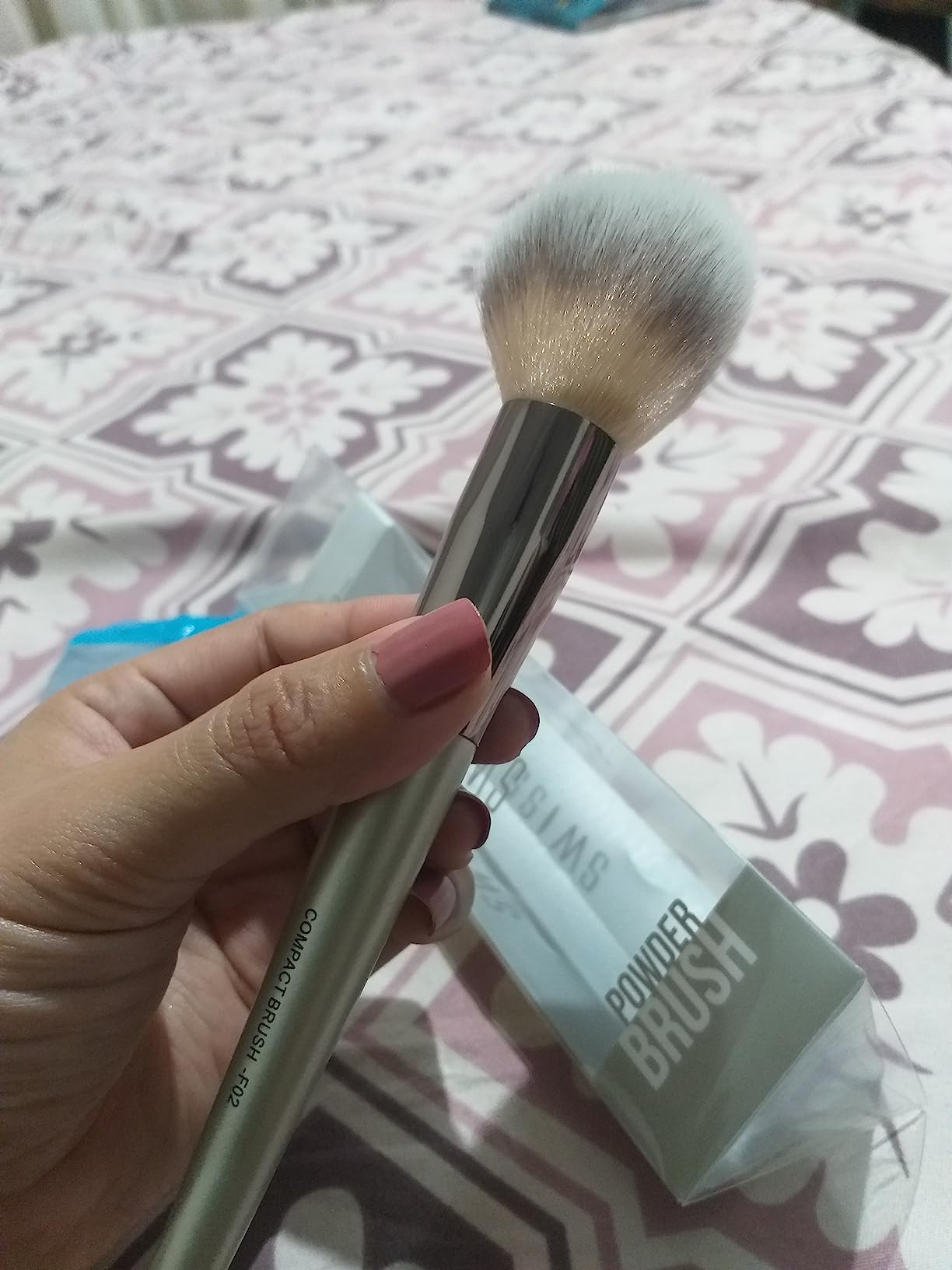 Swiss Beauty Compact Powder Brush, Silver : Amazon.in: Beauty
