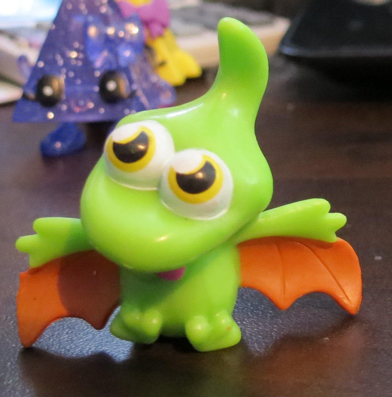 Amazon.com: MOSHI MONSTERS SERIES 2 FIGURE - GURGLE #83 (ULTRA RARE ...