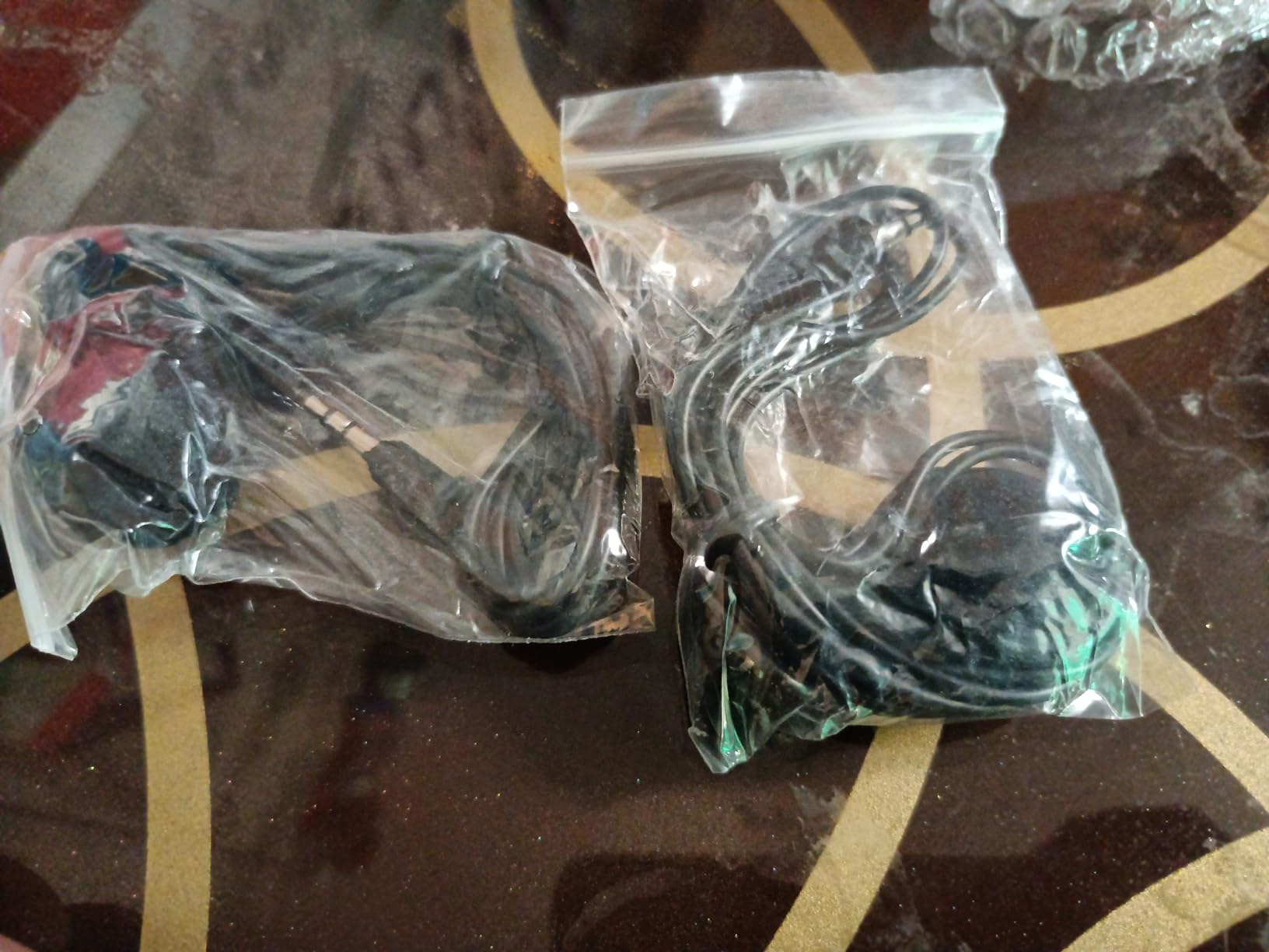 Professional Collar Mic for YouTube Grade Lavalier Microphone with Easy ...