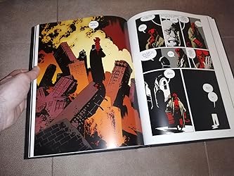 Hellboy Library Edition, Volume 2: The Chained Coffin, The Right Hand ...