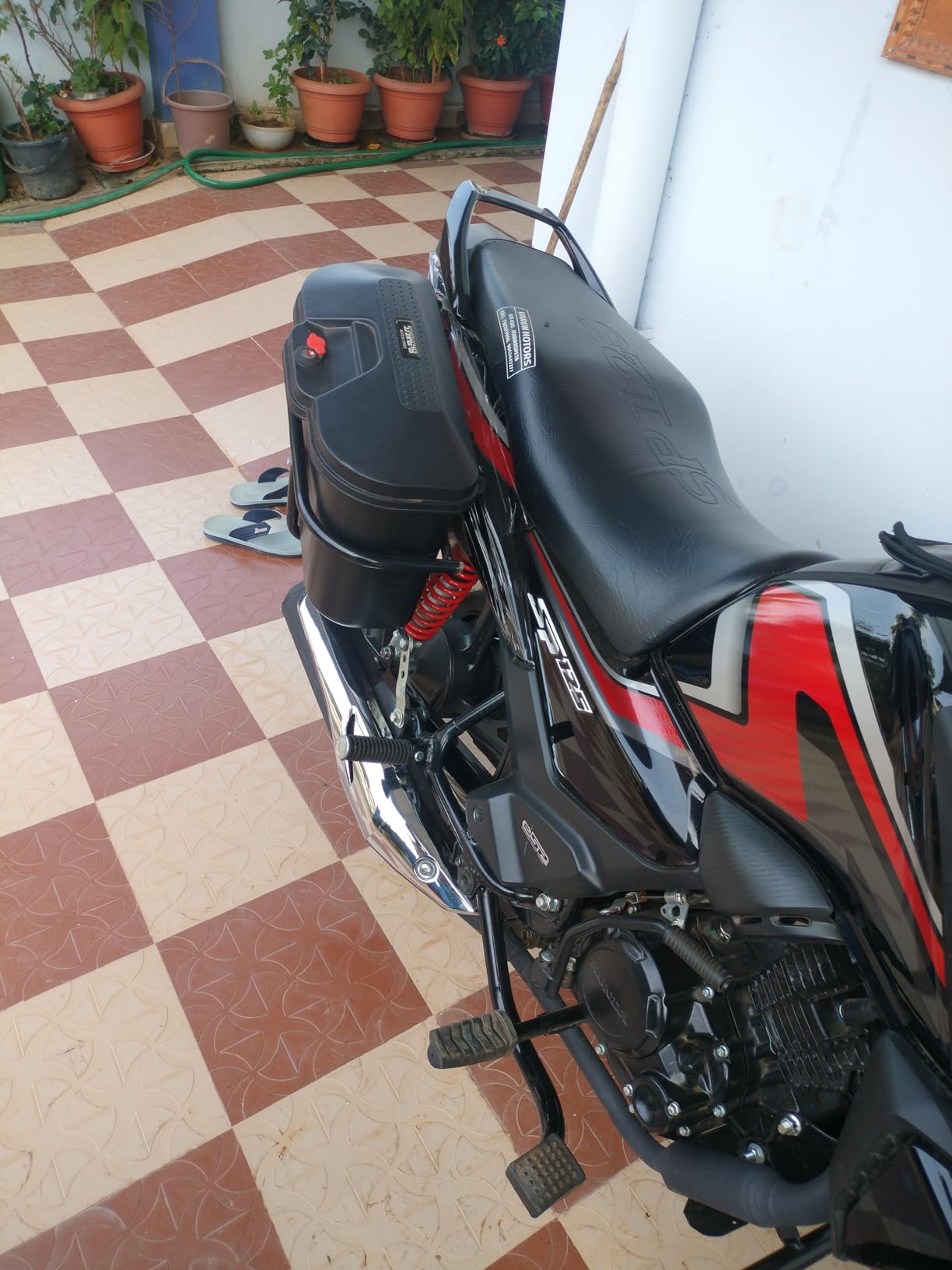 Dass Camry Motorbike Luggage 100cc SideBox with Universal Fitment ...