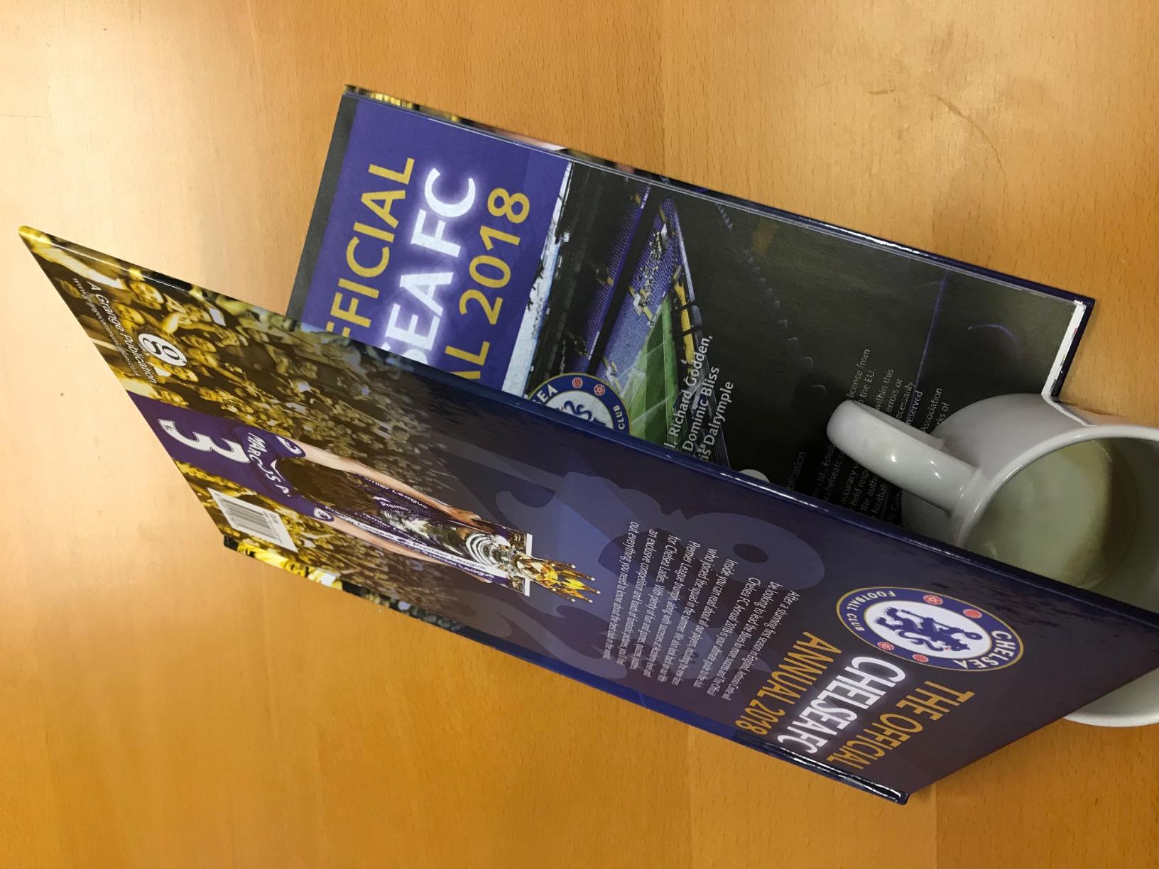 The Official Chelsea FC Annual 2018 : Amazon.co.uk: Books