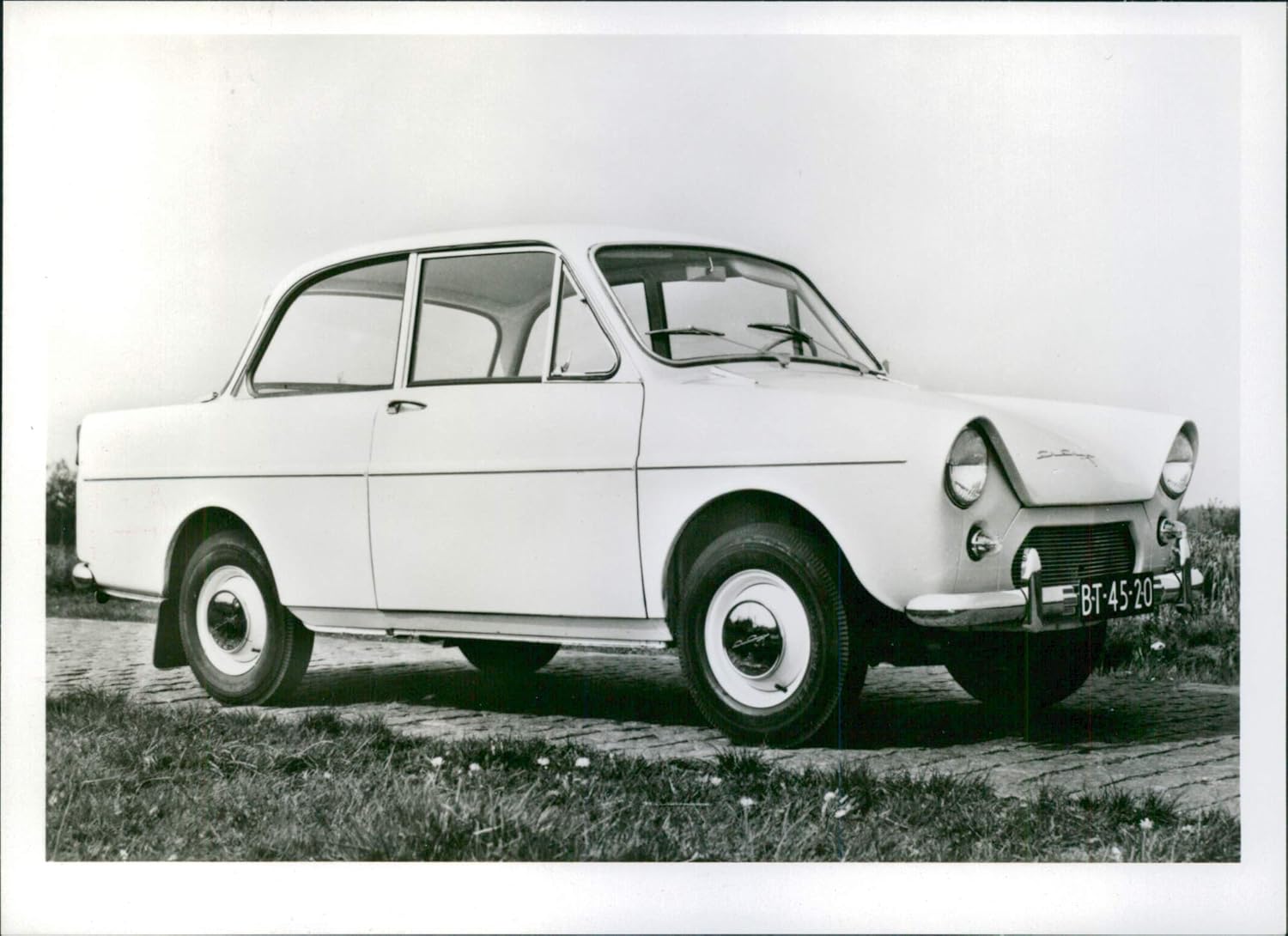 Amazon.com: Vintage photograph of 1961 DAF Daffodil 600 : Home & Kitchen