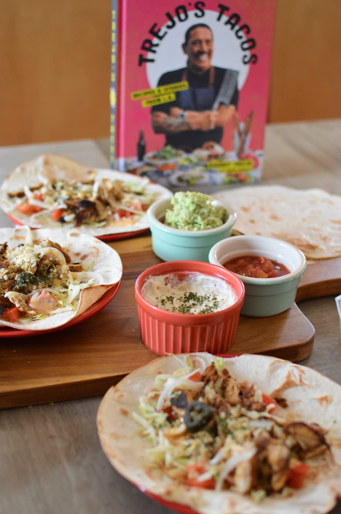 Amazon | Trejo's Tacos: Recipes and Stories from L.A.: A Cookbook ...
