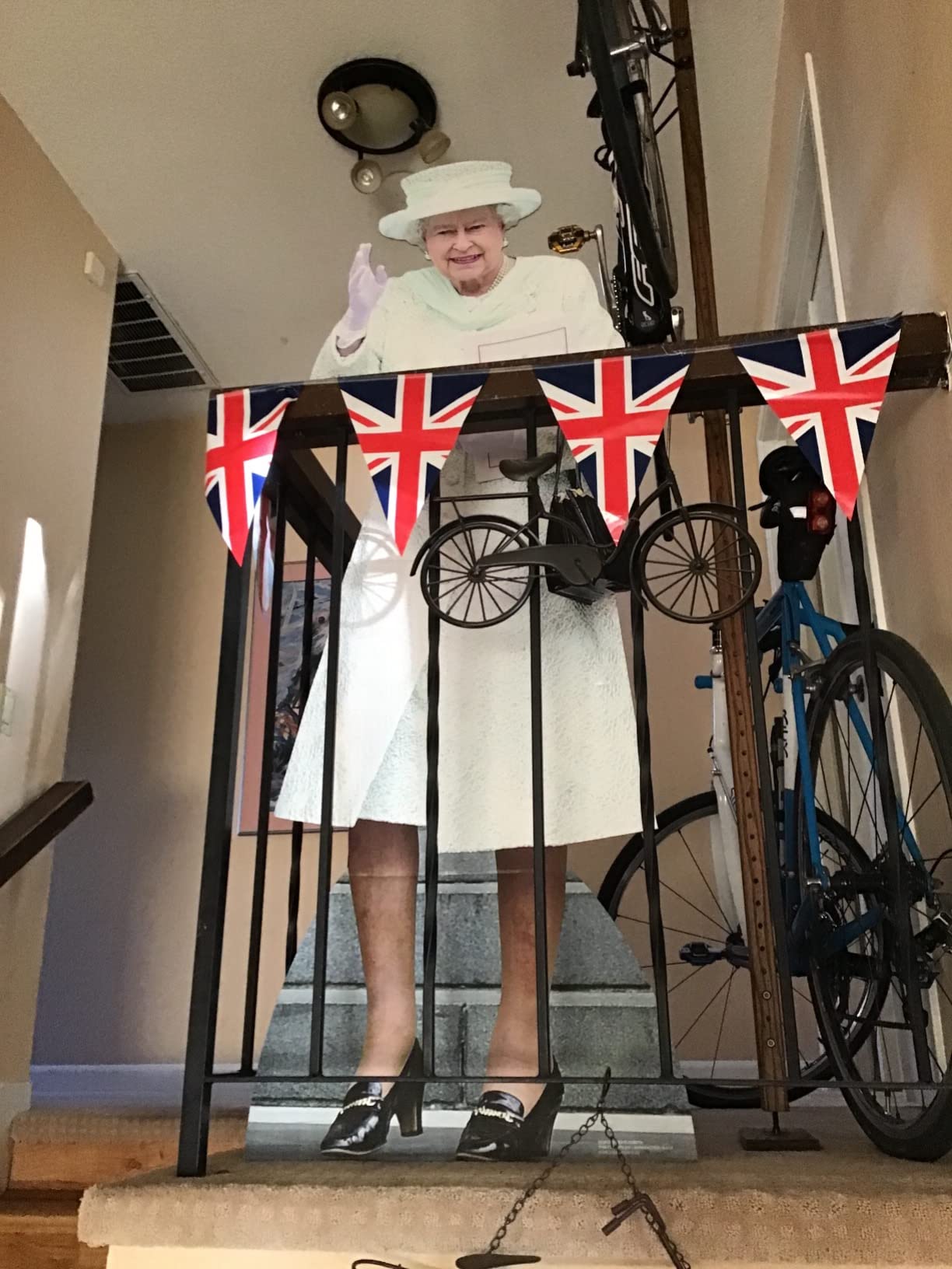$12/mo - Finance Star Cutouts, Queen Elizabeth II in White Dress, Life ...