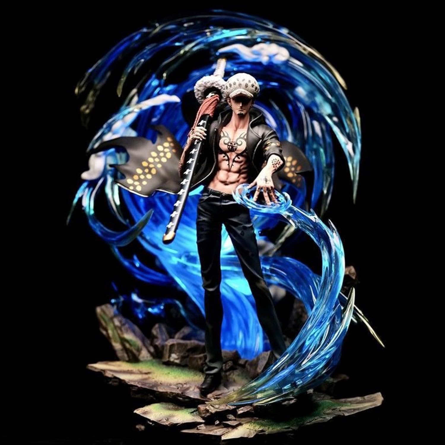 Amazon.com: Muenmee Trafalgar Law Figures, Anime Surgical Doctor PVC ...