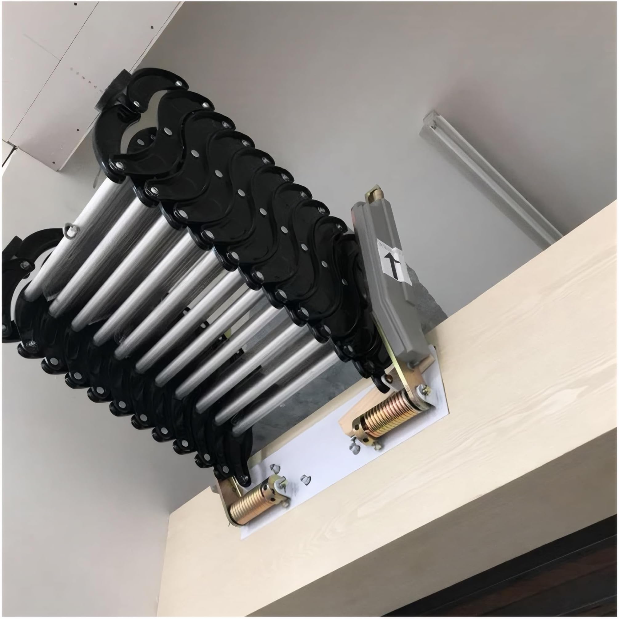 Telesteps 1000L OSHA Compliant 8-10 ft Ceiling Heights Telescoping ...