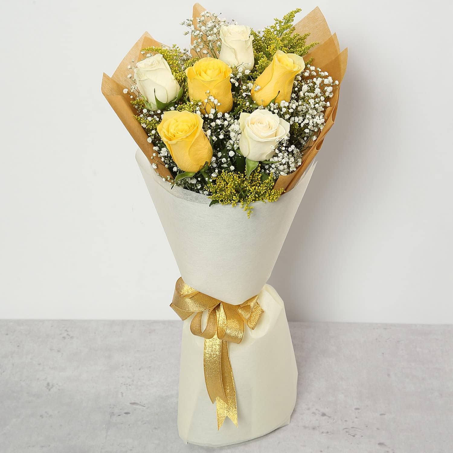 FnP Yellow & White Roses Bouquet : Amazon.ae: Patio, Lawn & Garden