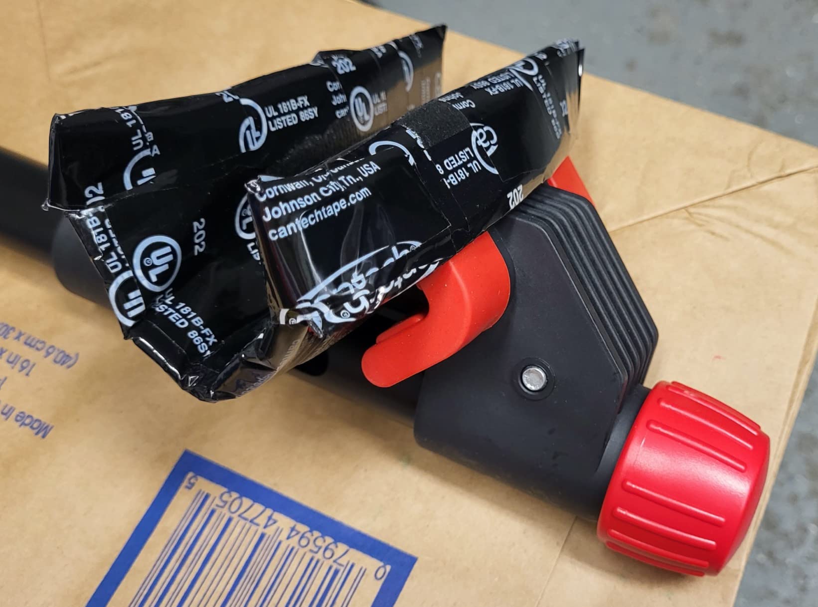 SONGMICS Wall-Mounted Bike Repair Stand, Sturdy Bike Rack, Removable ...