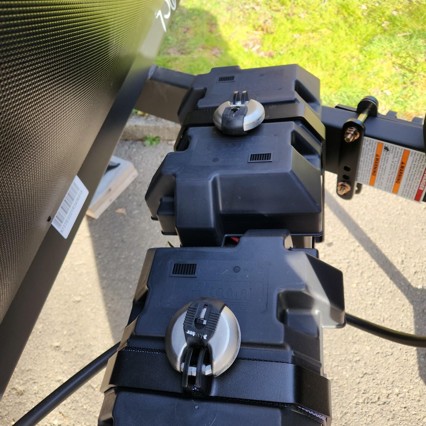 Amazon.com: RV Battery Lock - Bracket for 12 Volt Box to Fit on Travel ...