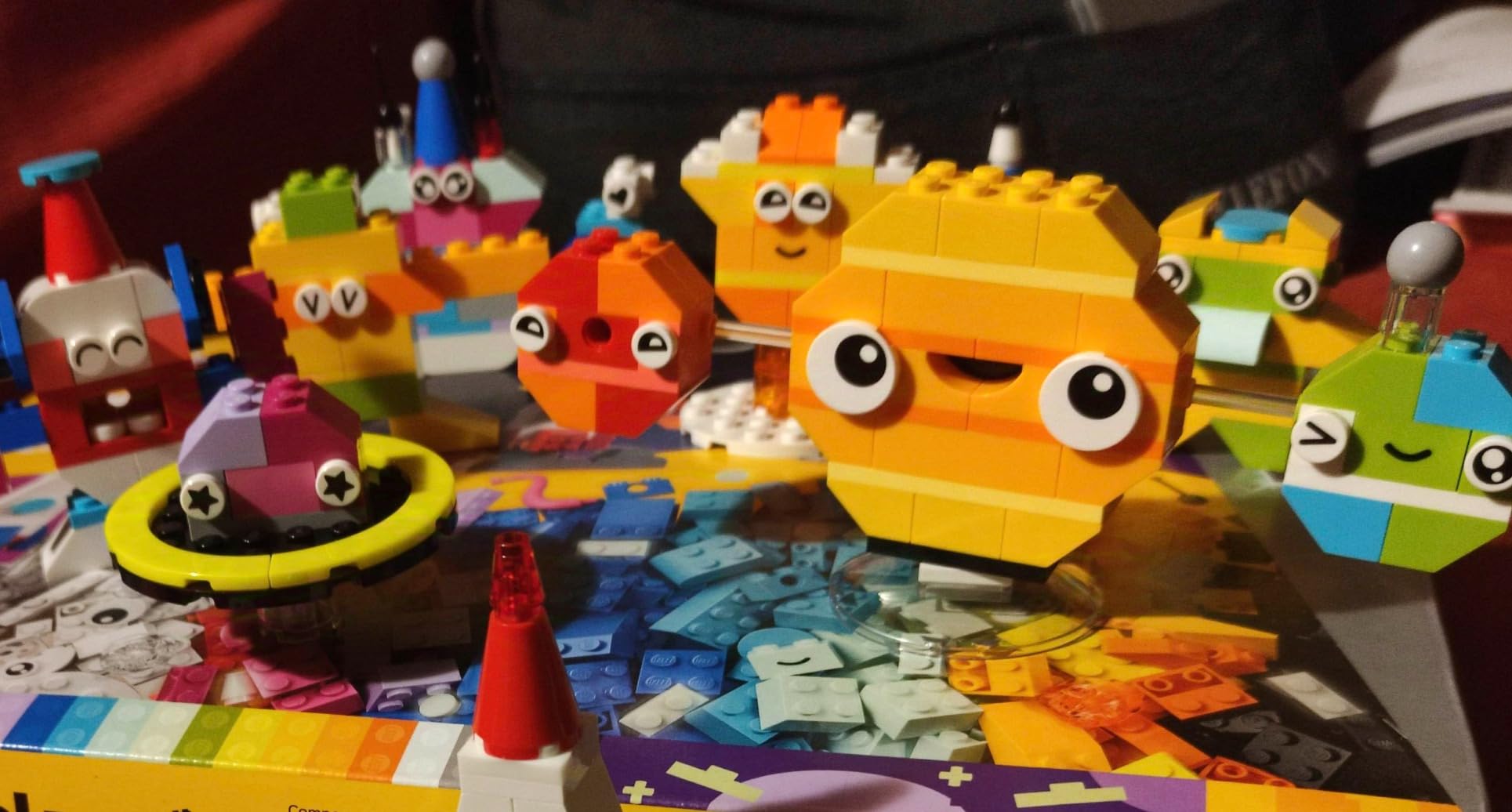 LEGO Classic Pianeti dello Spazio Creativi, Modellino da Costruire di ...