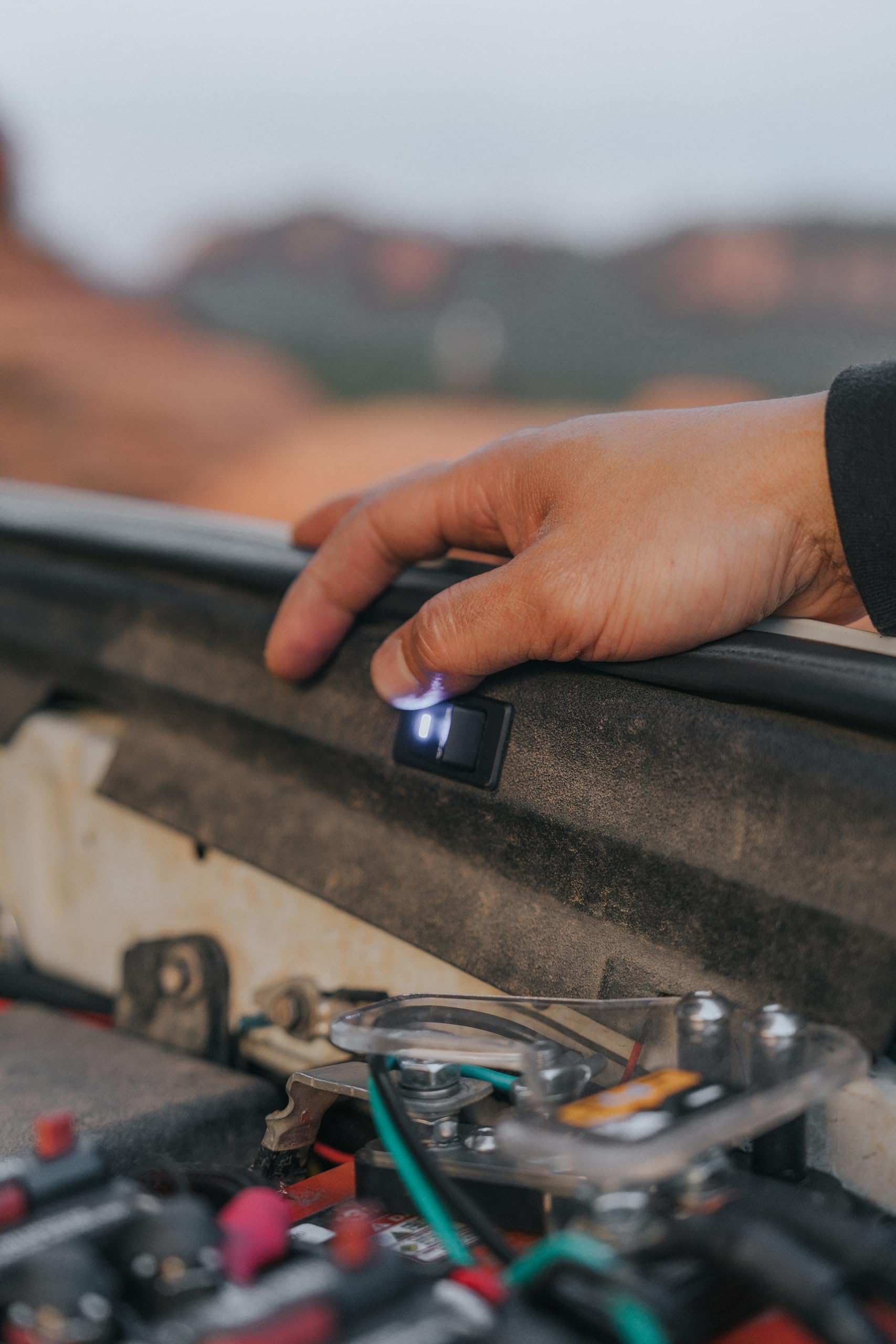 Snapklik.com : Dual Stealth Black 485 Viair Mounted System