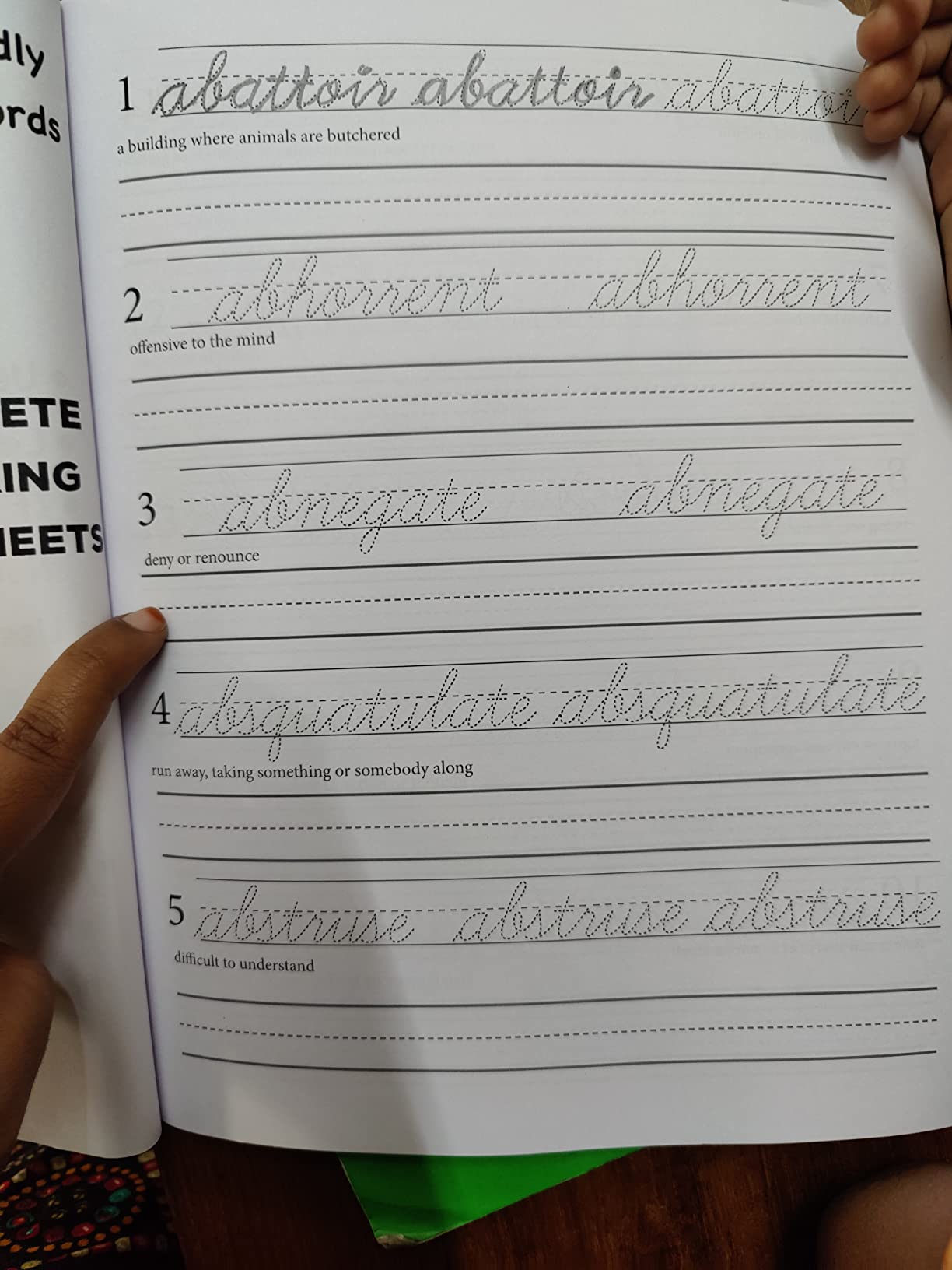 Cursive Handwriting Workbook for Teens : Daniel, Sasha: Amazon.in: Books