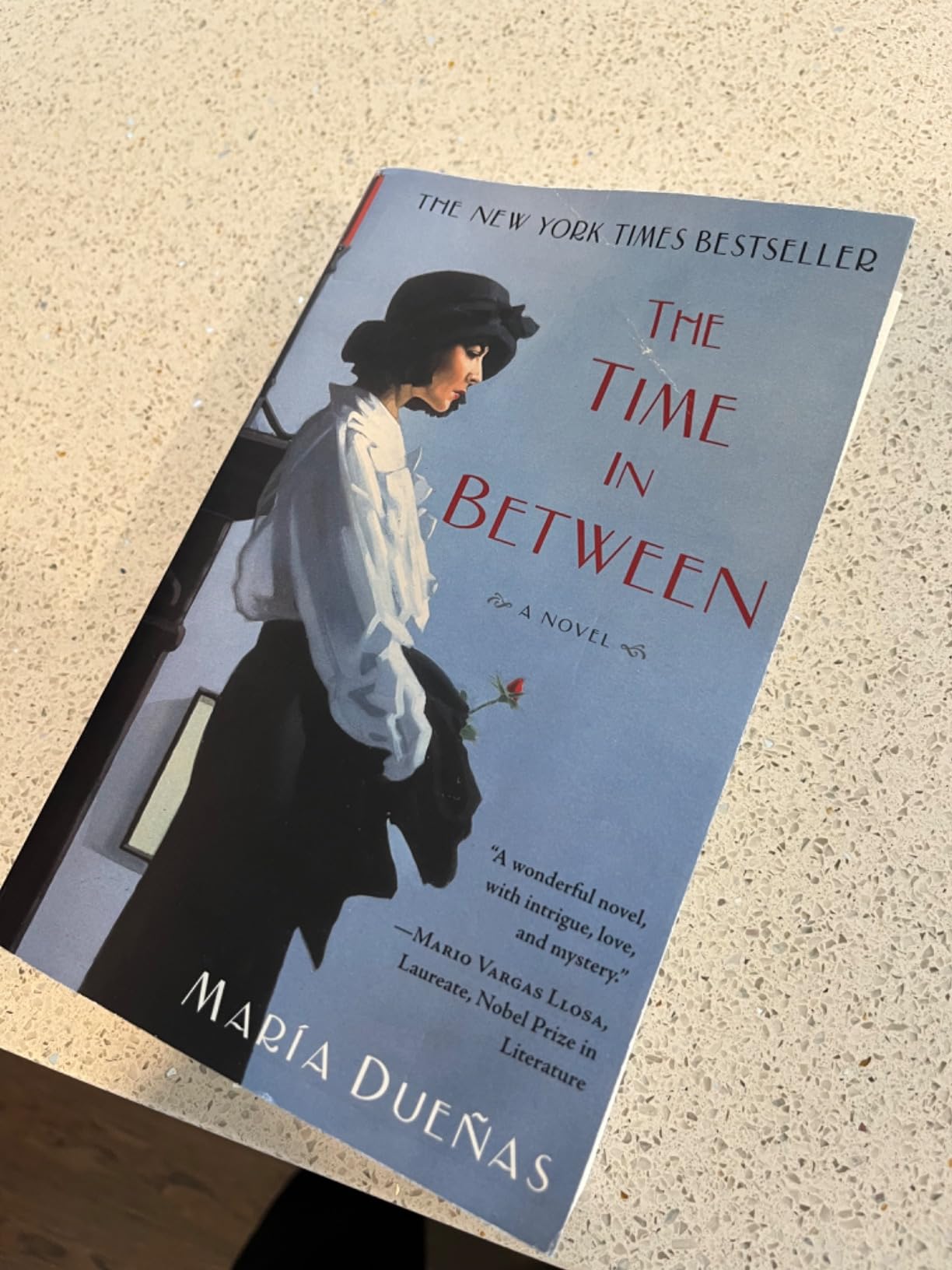 The Time In Between: A Novel : Duenas, Maria: Amazon.ca: Books