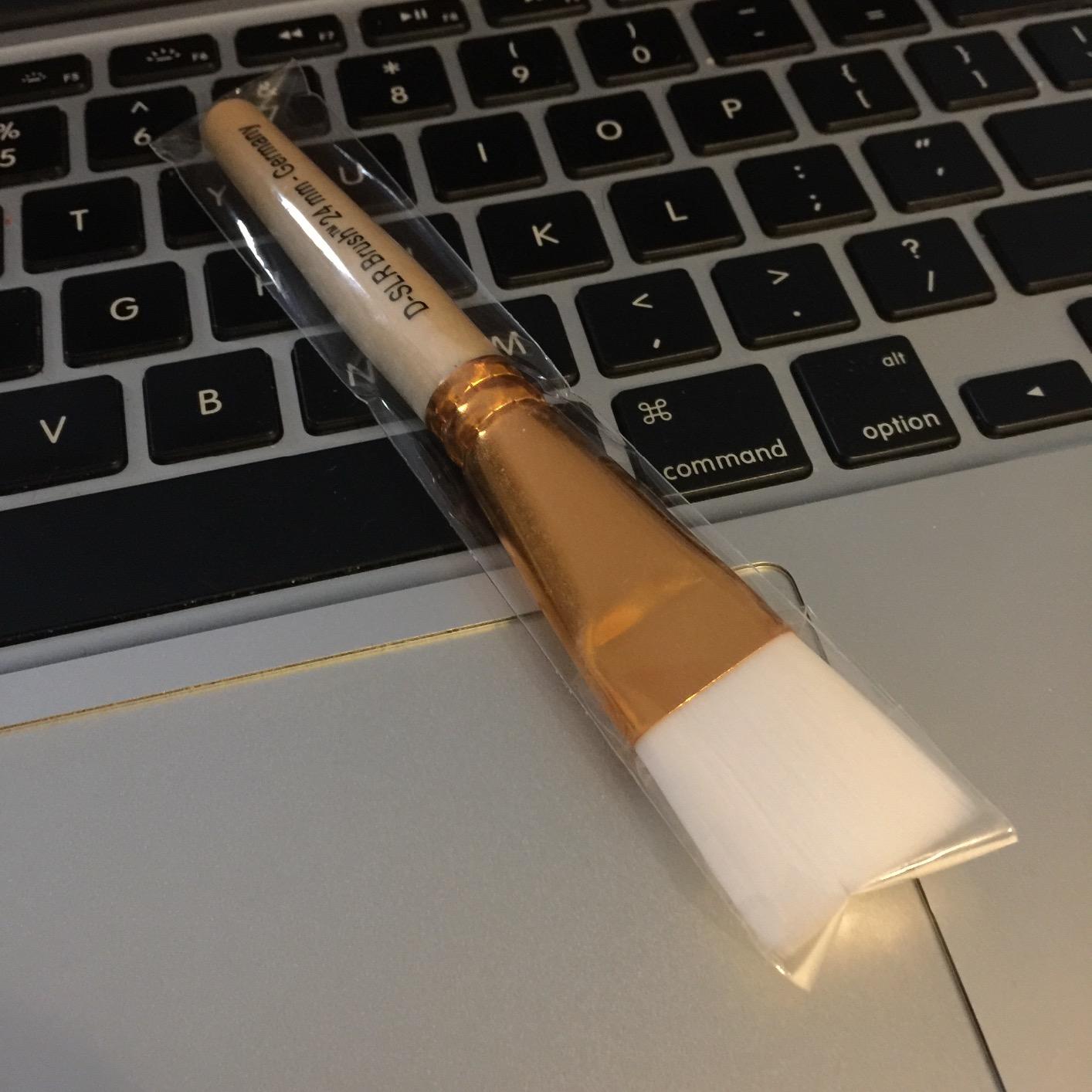 Amazon.com : D-SLR Sensor Cleaning Brush for Full Frame Sensors (24mm ...