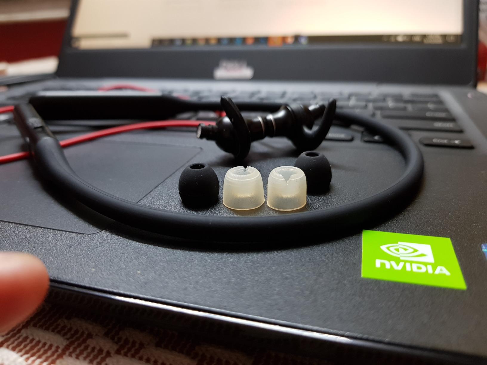 boAt Rockerz 335 Wireless Neckband with ASAP Charge, Up to 30H Playback ...