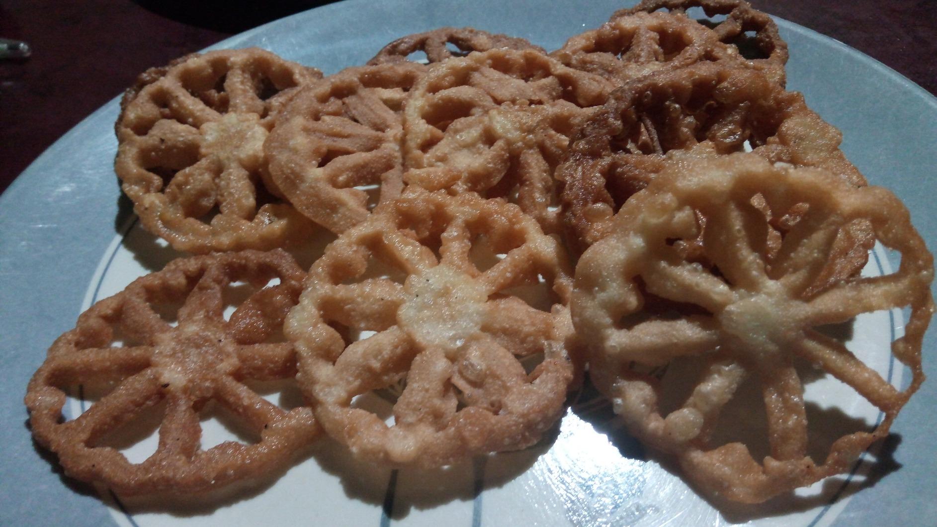 Buy Hazel 1 Pc Aluminium Rose Cookie Mould 8 Flower Petal Shape with ...