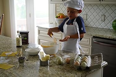 Amazon.com: MasterChef Junior Baking Kitchen Set for Kids - 7 Pc. Kit ...