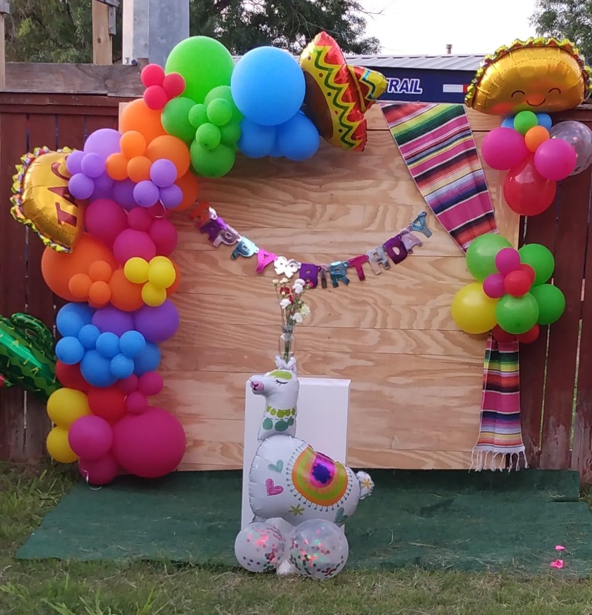 Amazon.com: Mexican Fiesta balloon garland kit 130pcs Mexican Colorful ...