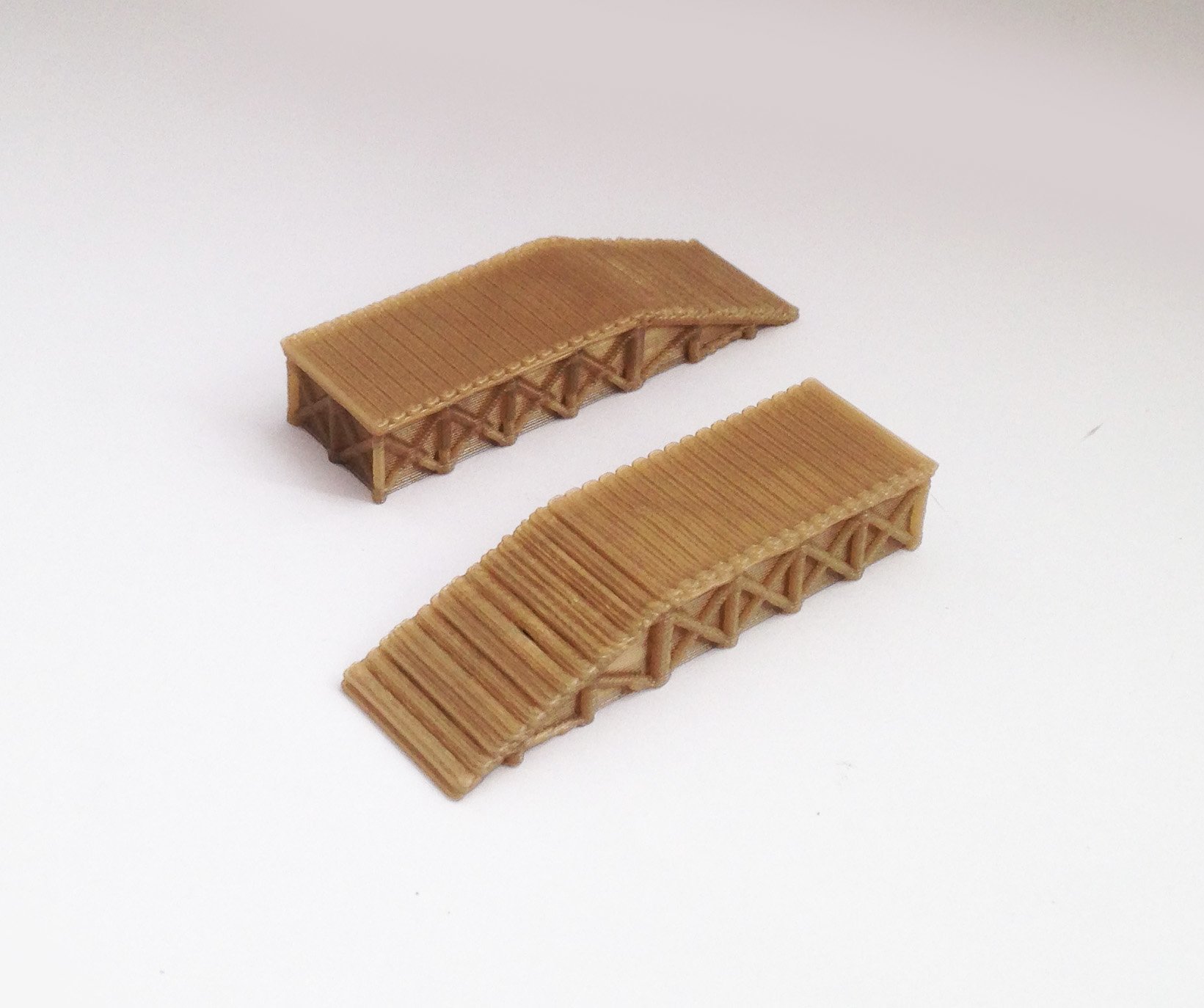 Amazon.com: Outland Models Train Railroad Layout Wooden Style Loading ...