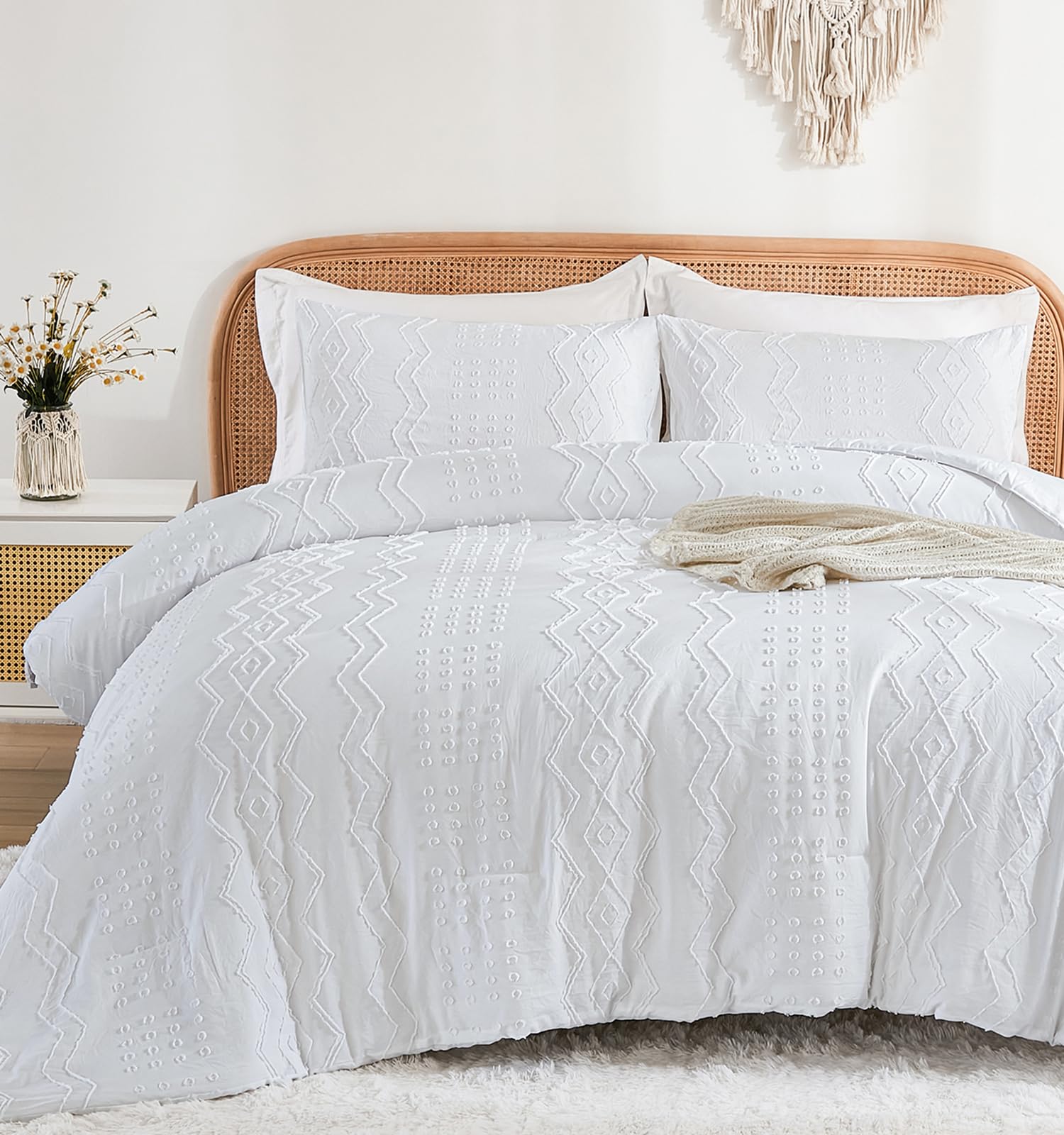 Amazon.com: WONGS BEDDING White Comforter Set Queen,Boho Tufted Bedding ...