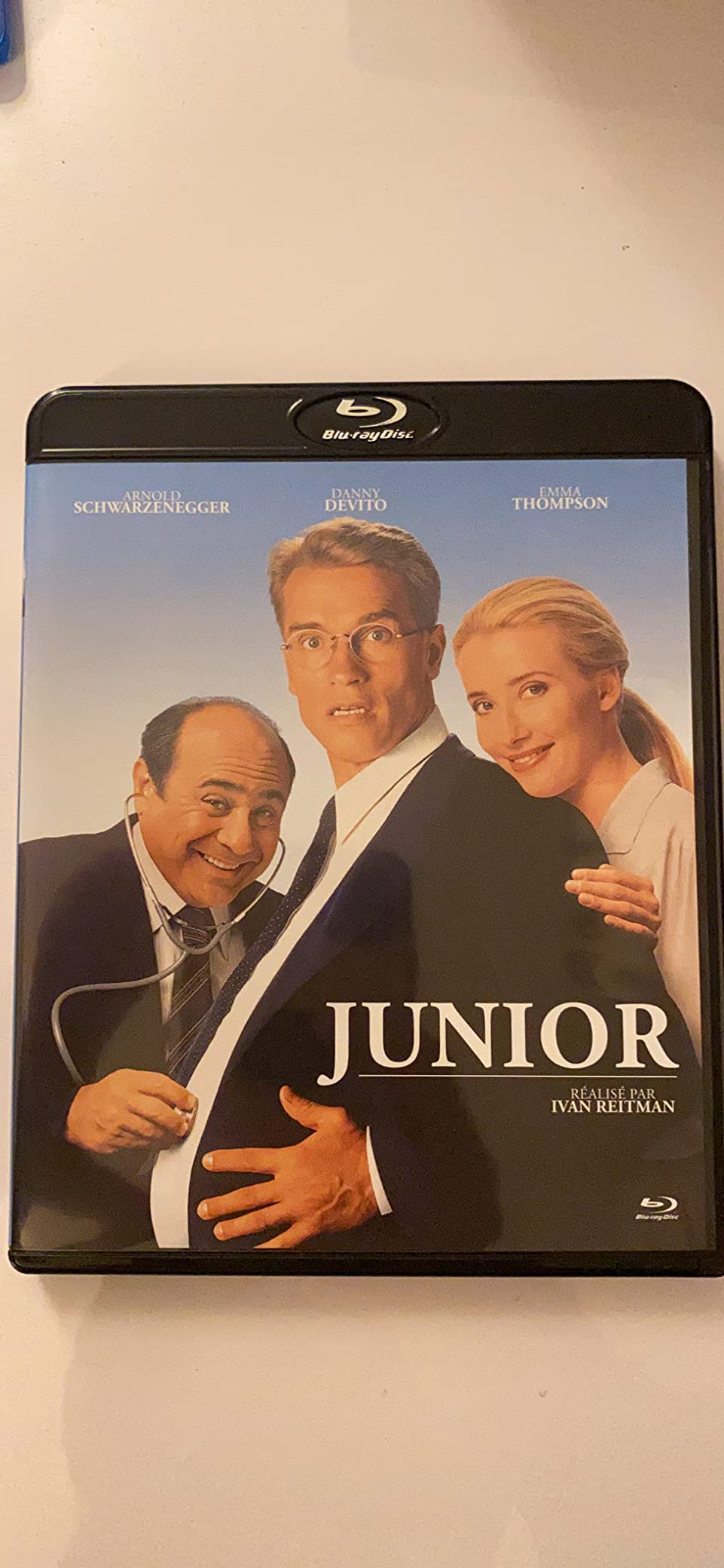 Junior - VF [VHS] : Arnold Schwarzenegger, Arnold Schwarzenegger: Amazon.fr: DVD et Blu-ray