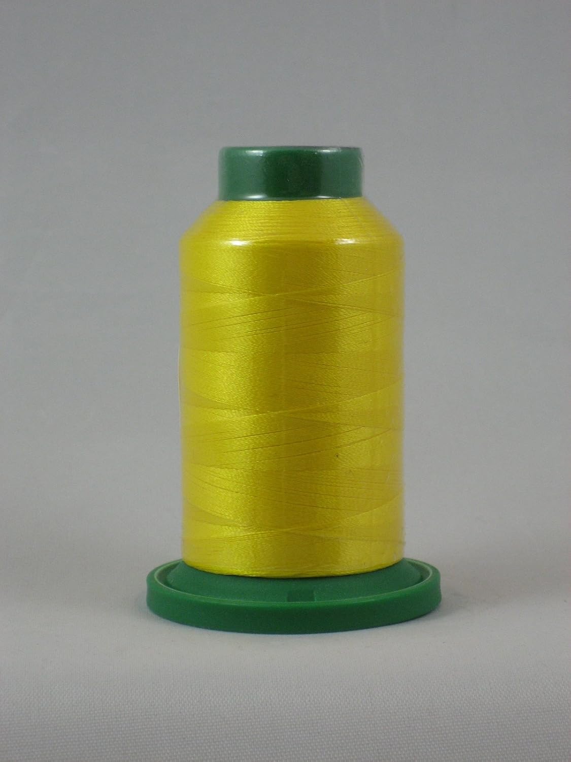Amazon.com: Isacord Embroidery Thread 1000m (0501-0674) (0600) : Arts ...