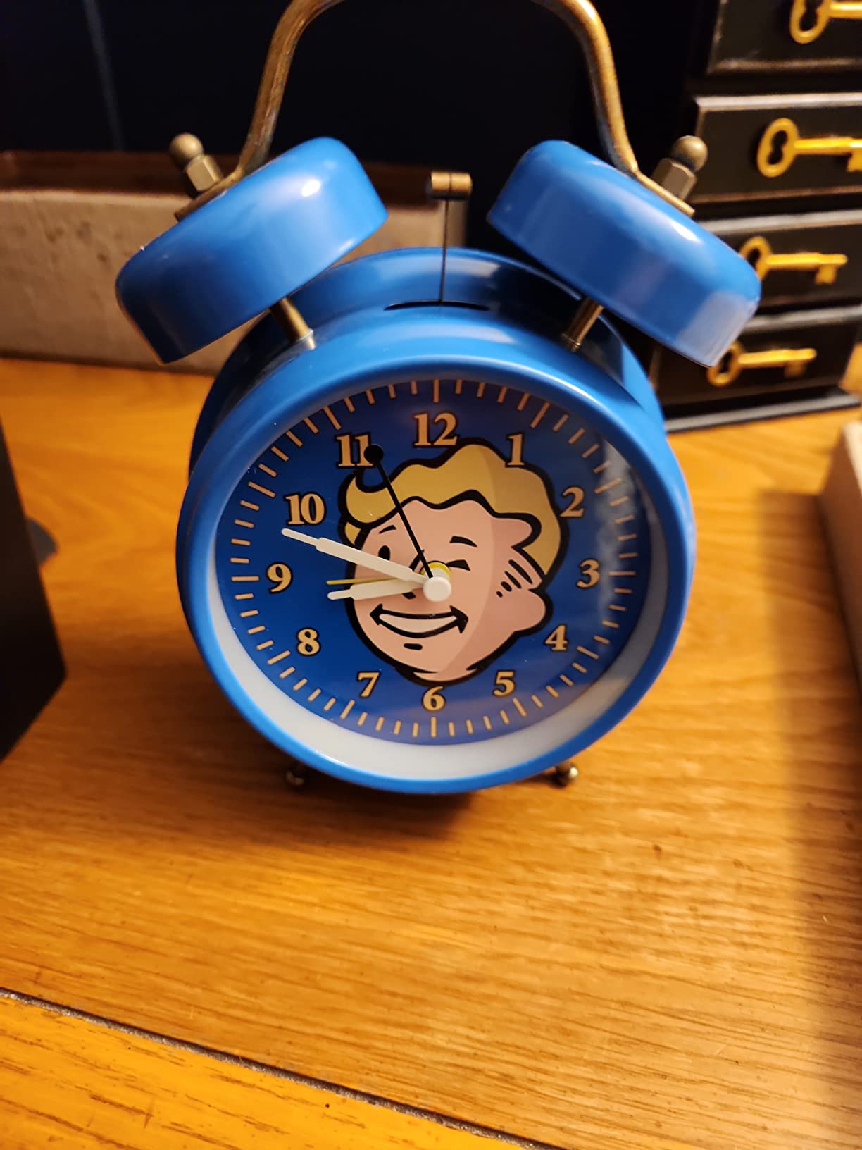 Amazon.com: Fallout-Alarm-Clock-Vault-Boy-Face-Head-Nuke-111-Top-Bell ...
