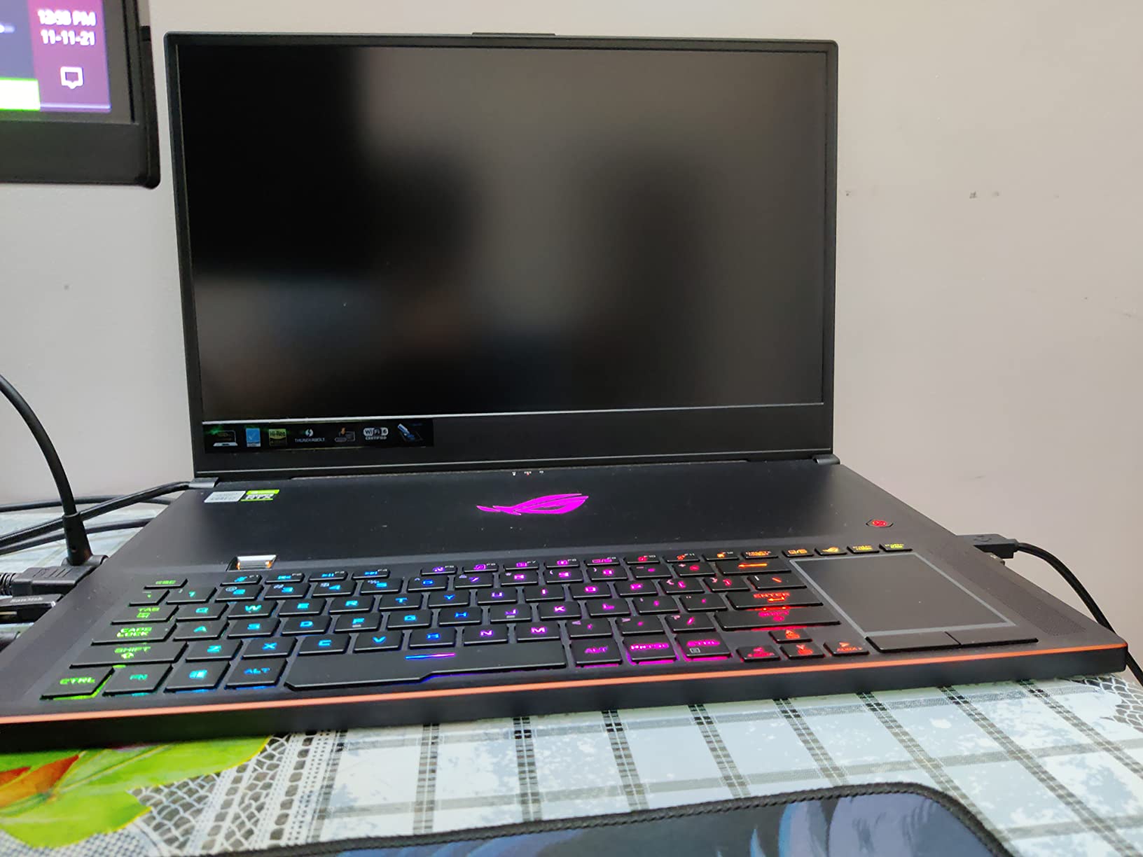 ASUS ROG Zephyrus S17 (2020), 17.3" FHD 300Hz/3ms, Intel Core i7-10750H ...