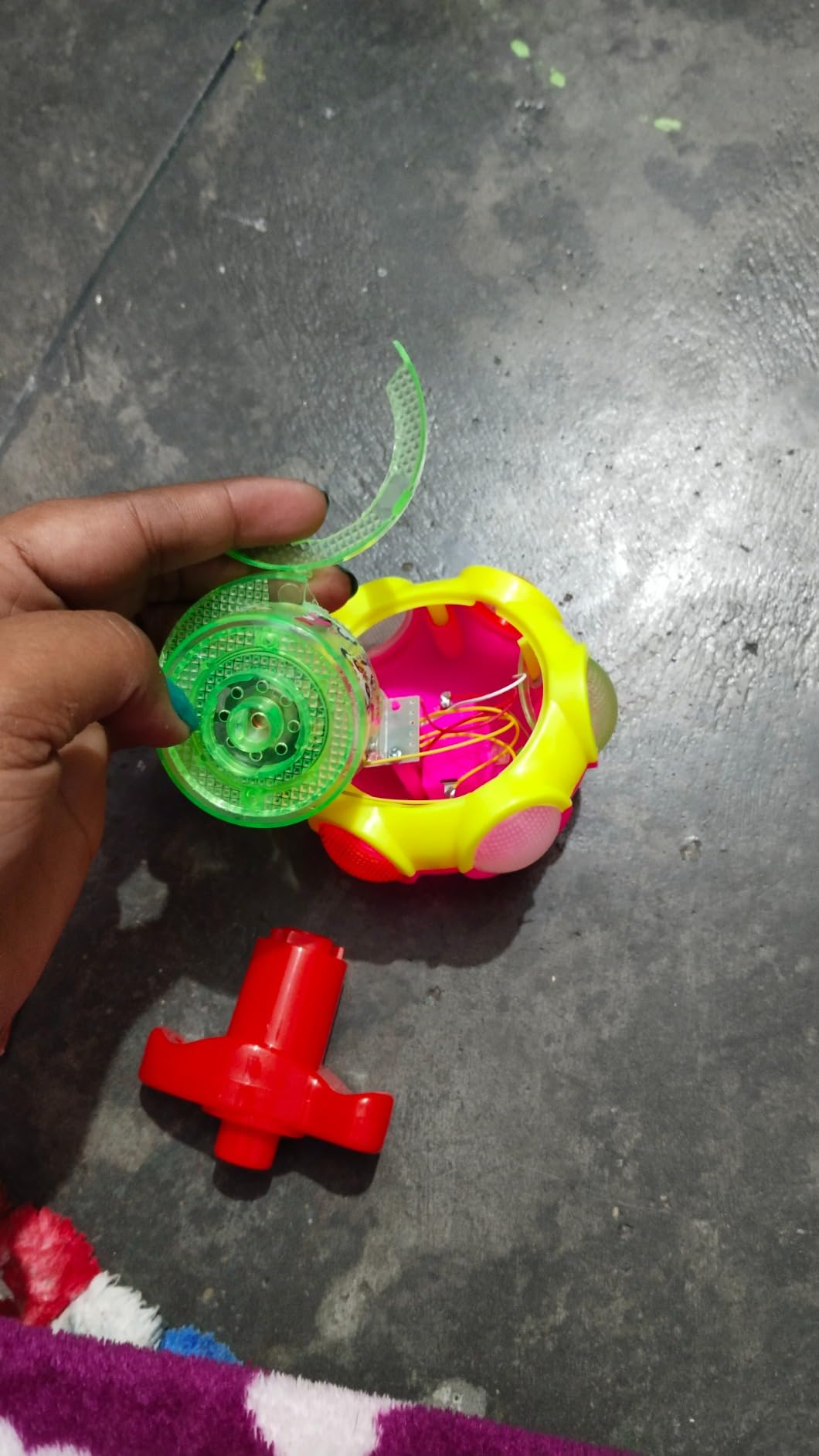 Buy GRAPHENE Spinning Top Magic Lattoo Toy Flashing Plastic Magic ...