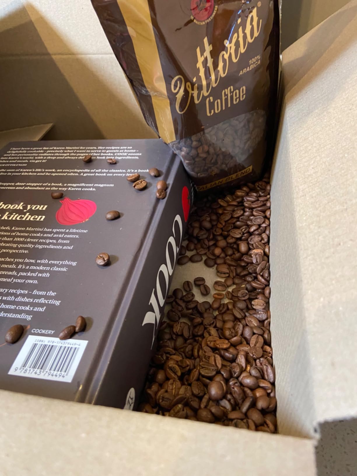 Vittoria Coffee Premium Italian Blend Espresso Coffee Beans 1 kg. Honey ...