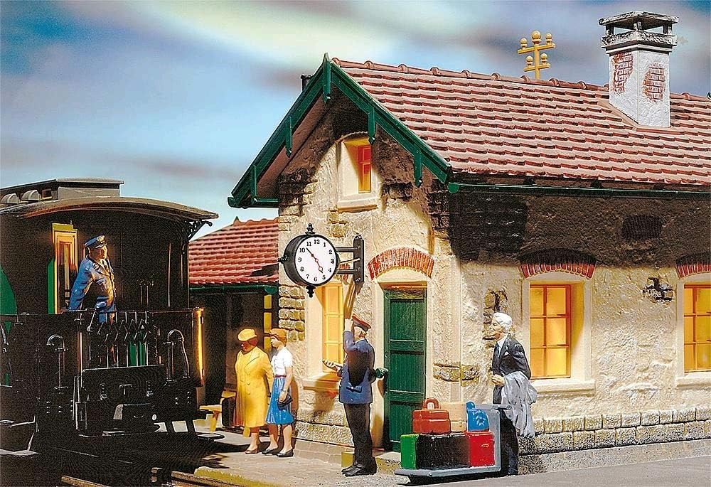 Amazon.com: Pola 330973 Station Clock Lighted G Scale Building Kit ...