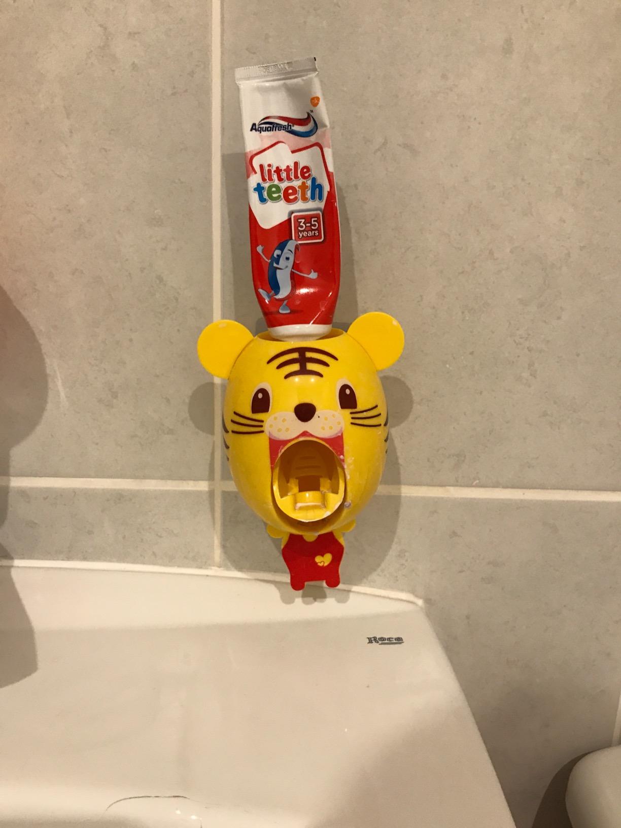 Cisixin Kid Toothbrush Dispensers,kids Hands Free Toothpaste Dispenser ...