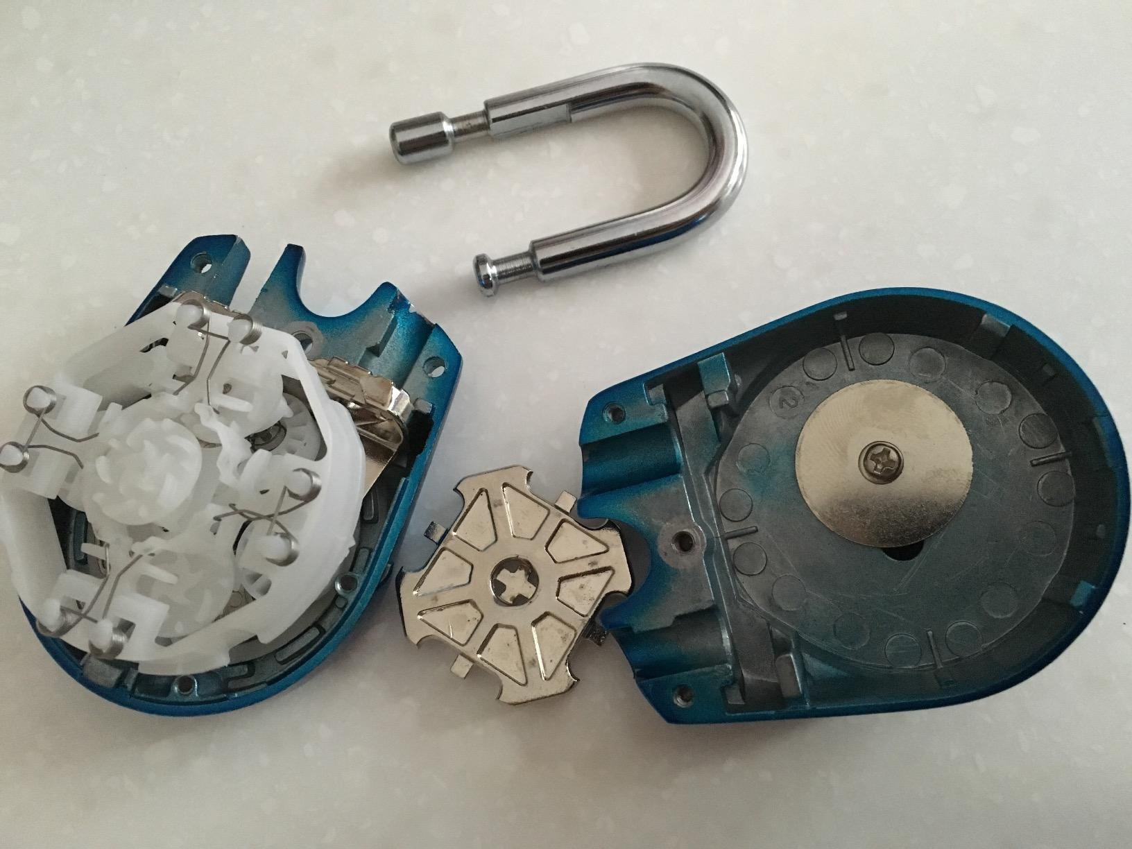 Master Lock 1500iD Locker Lock Set Your Own Directional Combination ...