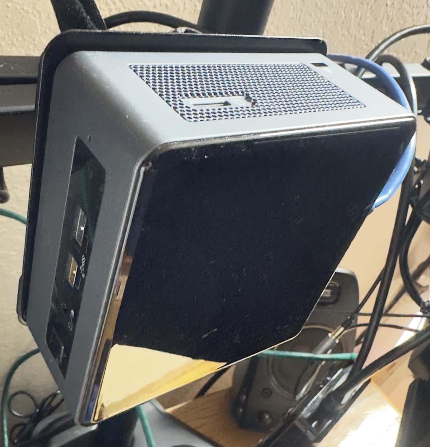 Amazon.com: GinTai for Intel NUC Vesa Adapter Mount Bracket to Attach ...