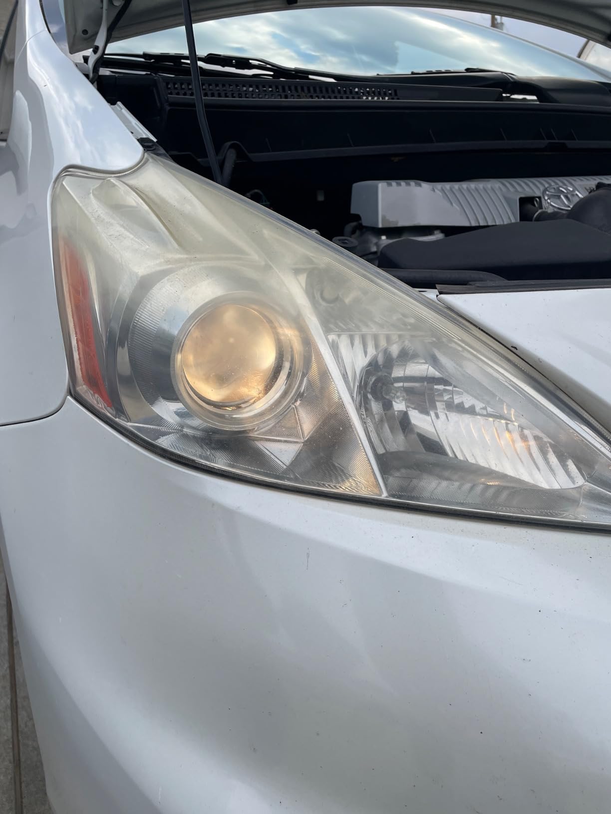 A Complete Guide to LED Bulb Sizes: H1, H4, H7, and More – RIMTHIN