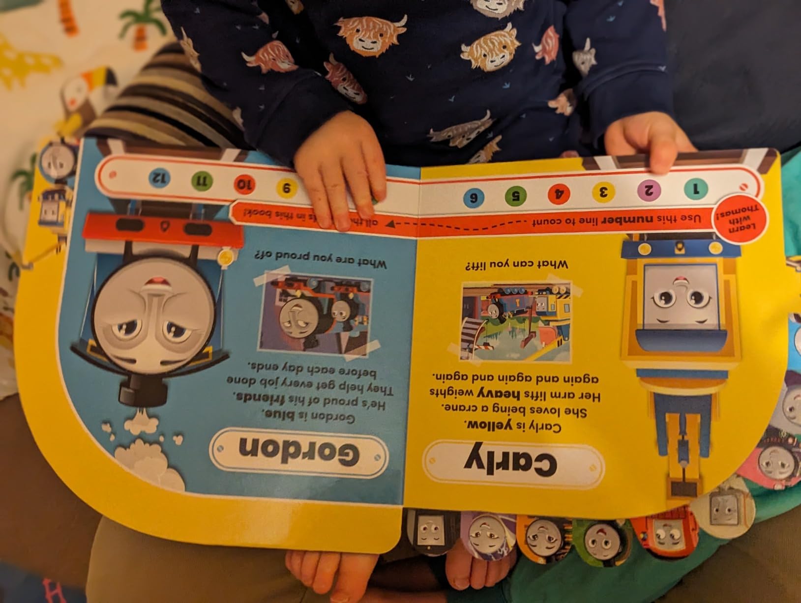 Thomas & Friends: Meet Team Thomas!: Large illustrated tabbed board ...