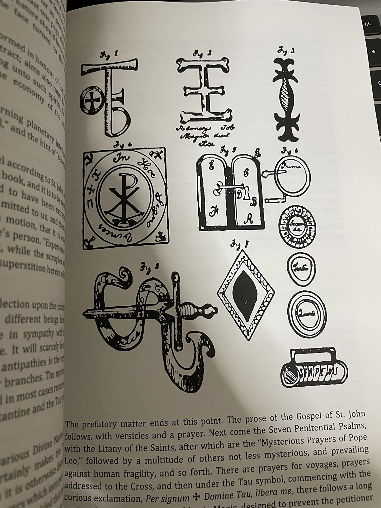 Amazon.co.jp: The Complete Book of Black Magic and Witchcraft ...