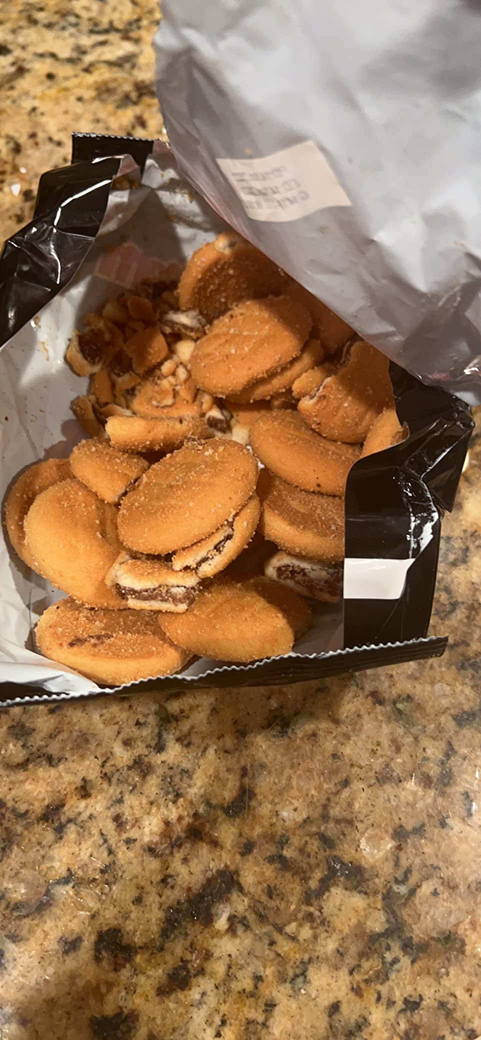 Amazon.com: Ulker Biskrem Cocoa Cream Filled Cookies (3 Pack, Total of ...