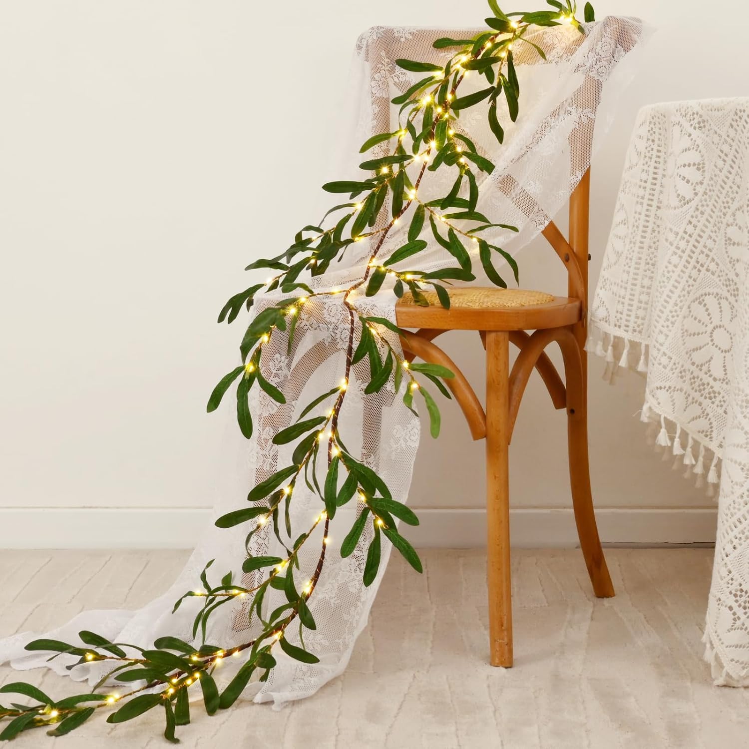 Amazon.com: Christmas Decorations Indoor, Christmas Garland with Lights ...