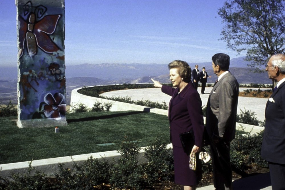 Amazon.com: Ronald Reagan Margaret Thatcher and Denis Thatcher being ...