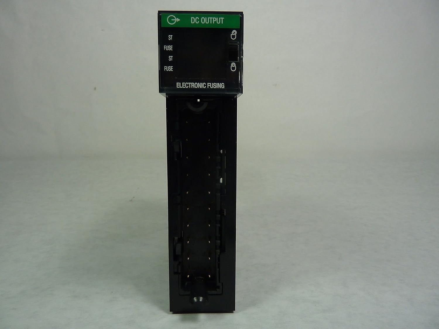 ALLEN BRADLEY 1756-OB16E 12/24 VDC, Digital, CONTROLLIGIX, 20 PIN ...