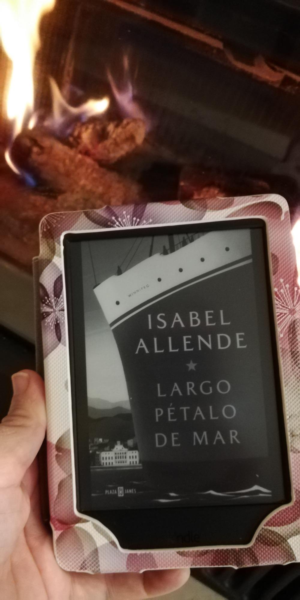 Largo pétalo de mar (Éxitos) : Allende, Isabel: Amazon.es: Libros